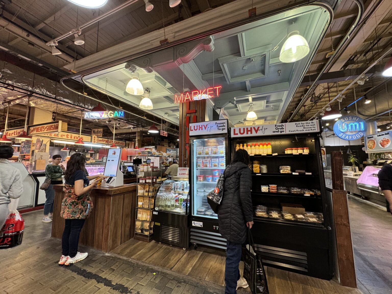 Top Must-Try Vendors at Reading Terminal Market - DiscoverPHL